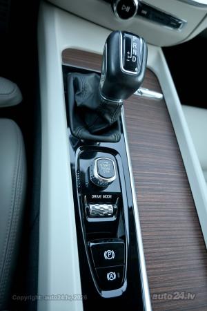 Zils Volvo V60 2018 Tallina, ar dzinēja tilpumu 2.00 L un nobraukumu 182 tūkst. km par 20990 €, foto 19 vietnē AUTOMOTO.COM.LV