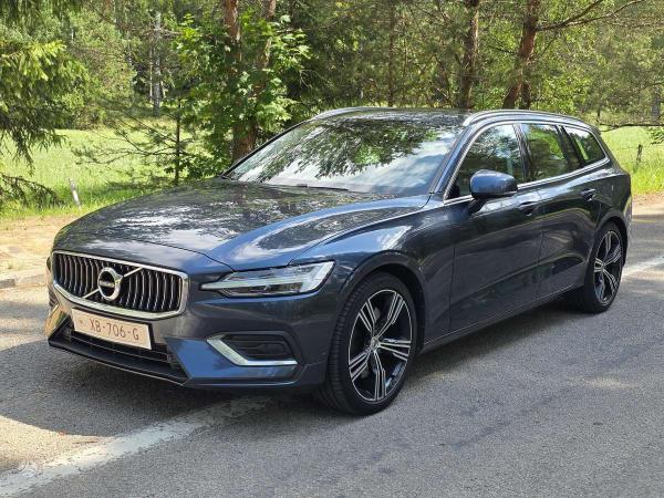 Blue Volvo V60 2018 in Taurage, with an engine capacity of 1.97 L and mileage of 280 thousand km for 13700 €, photo 1 on AUTOMOTO.COM.LV