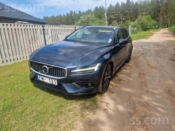 Zils Volvo V60 2018 Valmiera, ar dzinēja tilpumu 2.00 L un nobraukumu 282 tūkst. km par 13900 €, foto 2 vietnē AUTOMOTO.COM.LV