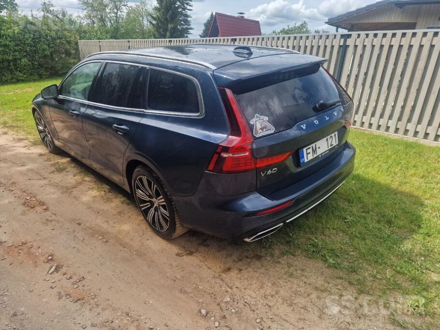 Zils Volvo V60 2018 Valmiera, ar dzinēja tilpumu 2.00 L un nobraukumu 282 tūkst. km par 13900 €, foto 5 vietnē AUTOMOTO.COM.LV
