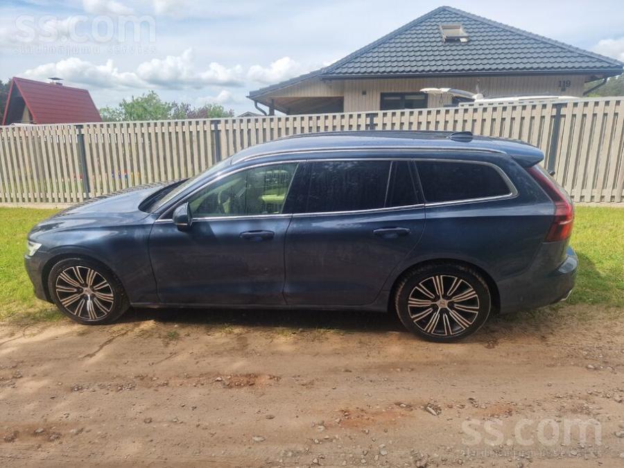 Zils Volvo V60 2018 Valmiera, ar dzinēja tilpumu 2.00 L un nobraukumu 282 tūkst. km par 13900 €, foto 8 vietnē AUTOMOTO.COM.LV