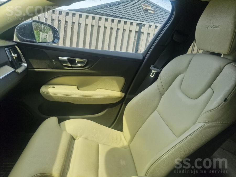 Zils Volvo V60 2018 Valmiera, ar dzinēja tilpumu 2.00 L un nobraukumu 282 tūkst. km par 13900 €, foto 13 vietnē AUTOMOTO.COM.LV