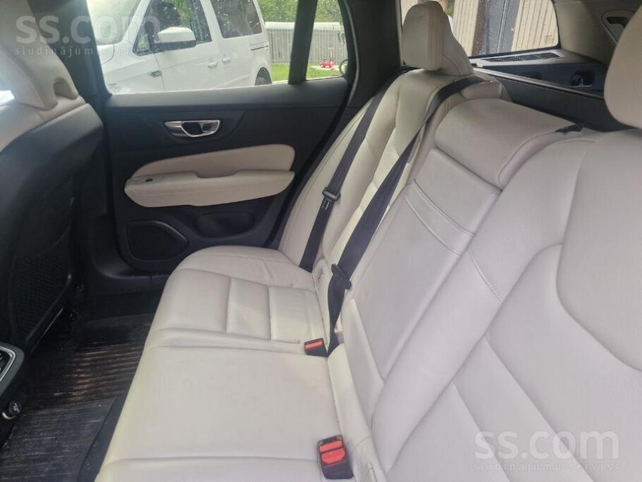 Zils Volvo V60 2018 Valmiera, ar dzinēja tilpumu 2.00 L un nobraukumu 282 tūkst. km par 13900 €, foto 16 vietnē AUTOMOTO.COM.LV
