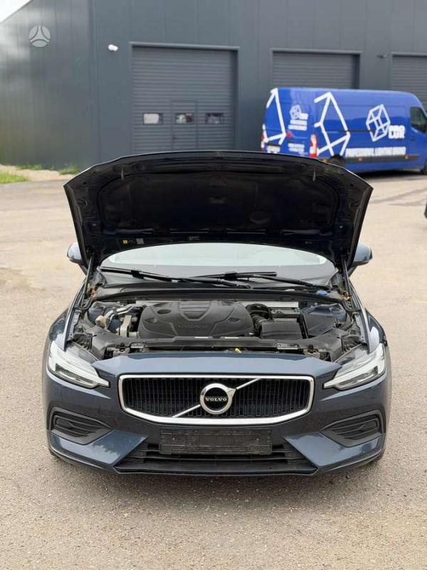 Blue Volvo V60 2018 in Vilnius, with an engine capacity of 1.97 L and mileage of 180 thousand km for 13999 €, photo 8 on AUTOMOTO.COM.LV