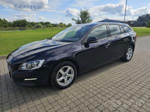 Синий Вольво B60 2018 в Рига, объемом двигателя 2.00 л и пробегом 250 тыс. км за 8000 €, фото  на AUTOMOTO.COM.LV