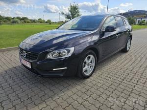 Zils Volvo V60 2018 Rīga, ar dzinēja tilpumu 2.00 L un nobraukumu 250 tūkst. km par 8000 €, foto 3 vietnē AUTOMOTO.COM.LV