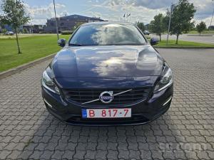 Zils Volvo V60 2018 Rīga, ar dzinēja tilpumu 2.00 L un nobraukumu 250 tūkst. km par 8000 €, foto 4 vietnē AUTOMOTO.COM.LV
