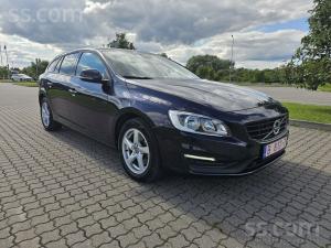 Zils Volvo V60 2018 Rīga, ar dzinēja tilpumu 2.00 L un nobraukumu 250 tūkst. km par 8000 €, foto 6 vietnē AUTOMOTO.COM.LV