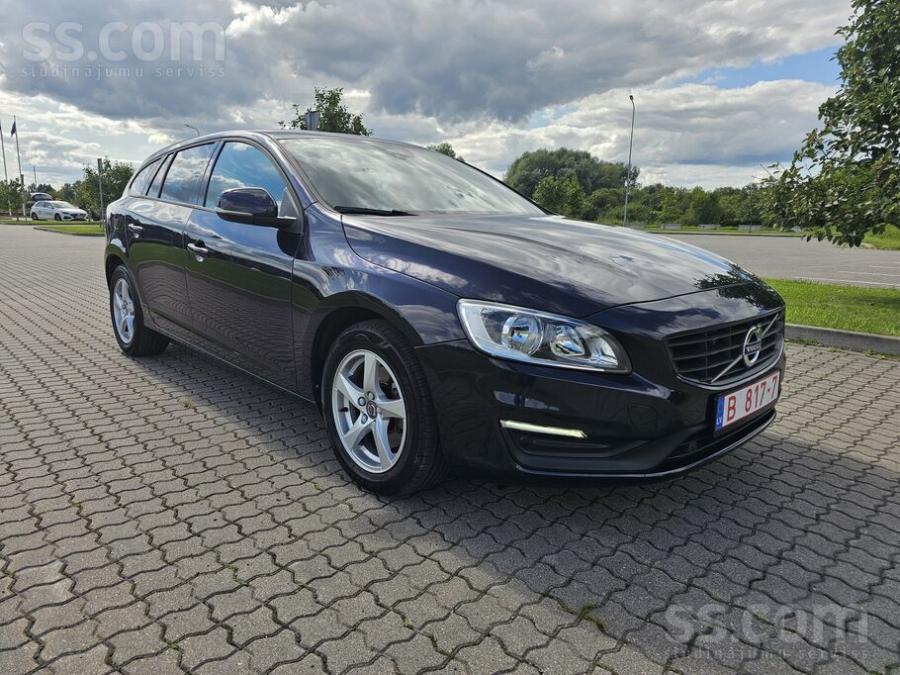 Zils Volvo V60 2018 Rīga, ar dzinēja tilpumu 2.00 L un nobraukumu 250 tūkst. km par 8000 €, foto 6 vietnē AUTOMOTO.COM.LV