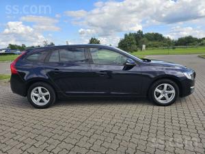Zils Volvo V60 2018 Rīga, ar dzinēja tilpumu 2.00 L un nobraukumu 250 tūkst. km par 8000 €, foto 8 vietnē AUTOMOTO.COM.LV
