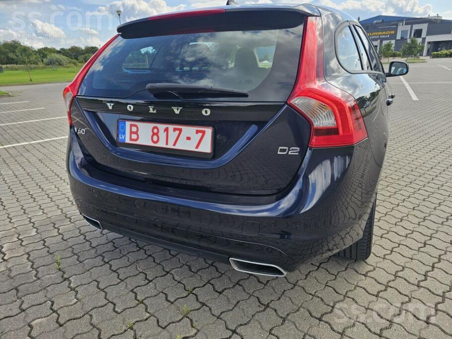 Zils Volvo V60 2018 Rīga, ar dzinēja tilpumu 2.00 L un nobraukumu 250 tūkst. km par 8000 €, foto 10 vietnē AUTOMOTO.COM.LV
