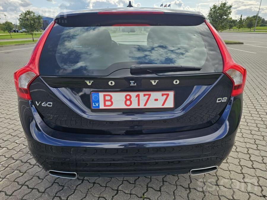 Zils Volvo V60 2018 Rīga, ar dzinēja tilpumu 2.00 L un nobraukumu 250 tūkst. km par 8000 €, foto 11 vietnē AUTOMOTO.COM.LV