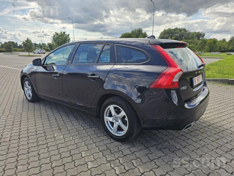 Zils Volvo V60 2018 Rīga, ar dzinēja tilpumu 2.00 L un nobraukumu 250 tūkst. km par 8000 €, foto 12 vietnē AUTOMOTO.COM.LV