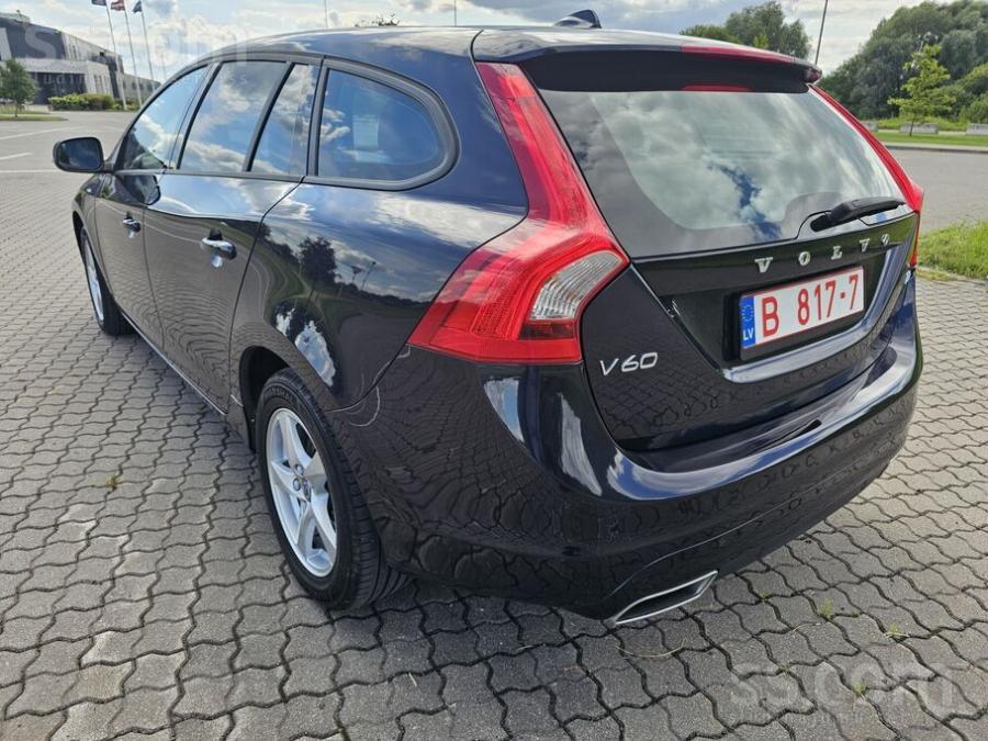 Zils Volvo V60 2018 Rīga, ar dzinēja tilpumu 2.00 L un nobraukumu 250 tūkst. km par 8000 €, foto 13 vietnē AUTOMOTO.COM.LV