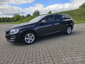 Zils Volvo V60 2018 Rīga, ar dzinēja tilpumu 2.00 L un nobraukumu 250 tūkst. km par 8000 €, foto 14 vietnē AUTOMOTO.COM.LV