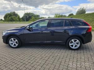 Zils Volvo V60 2018 Rīga, ar dzinēja tilpumu 2.00 L un nobraukumu 250 tūkst. km par 8000 €, foto 15 vietnē AUTOMOTO.COM.LV