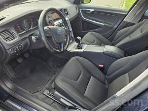 Zils Volvo V60 2018 Rīga, ar dzinēja tilpumu 2.00 L un nobraukumu 250 tūkst. km par 8000 €, foto 19 vietnē AUTOMOTO.COM.LV
