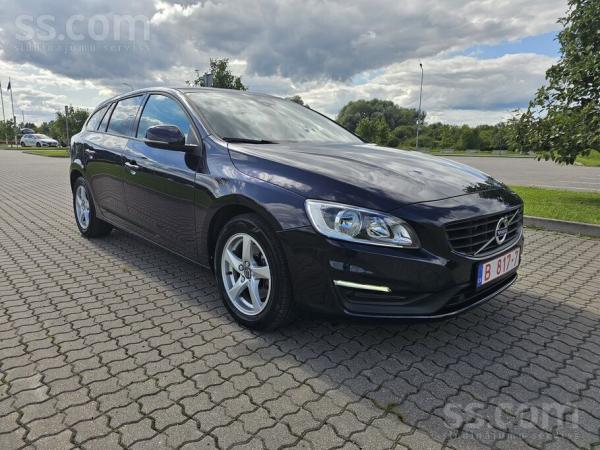 Blue Volvo V60 2018 in Riga, with an engine capacity of 2.00 L and mileage of 250 thousand km for 8000 €, photo 6 on AUTOMOTO.COM.LV