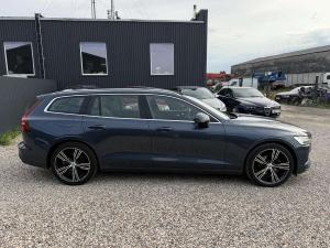 Blue Volvo V60 2018 in Kaunas, with an engine capacity of 1.97 L and mileage of 261 thousand km for 13700 €, photo 8 on AUTOMOTO.COM.LV