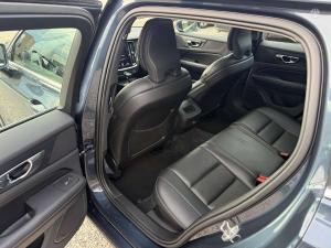 Blue Volvo V60 2018 in Kaunas, with an engine capacity of 1.97 L and mileage of 261 thousand km for 13700 €, photo 11 on AUTOMOTO.COM.LV