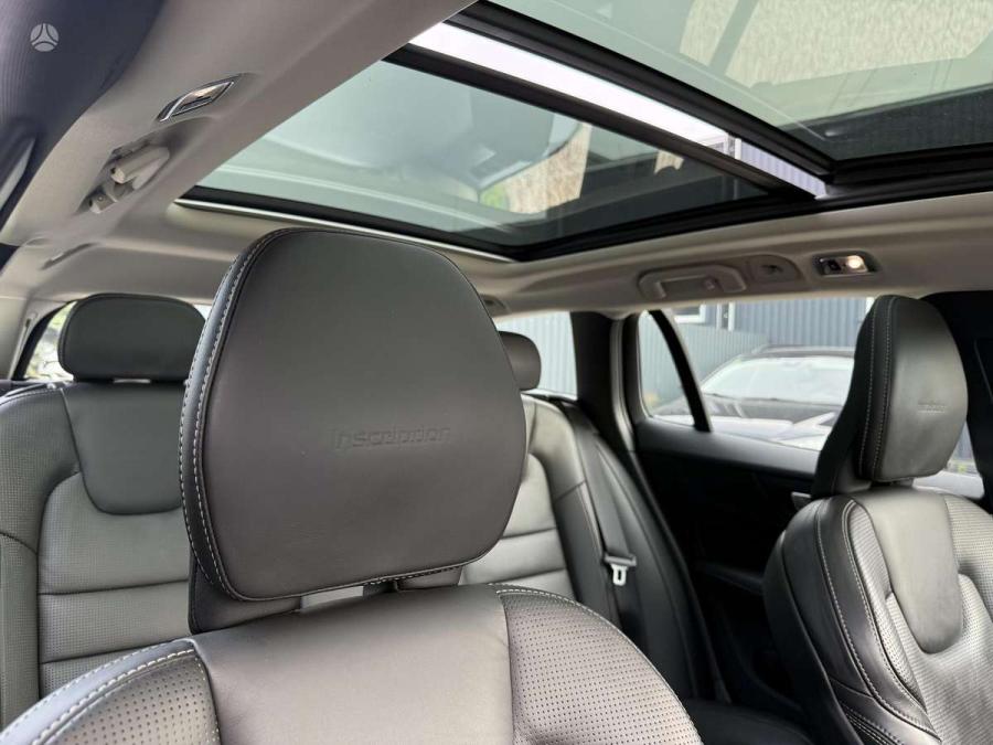 Blue Volvo V60 2018 in Kaunas, with an engine capacity of 1.97 L and mileage of 261 thousand km for 13700 €, photo 16 on AUTOMOTO.COM.LV
