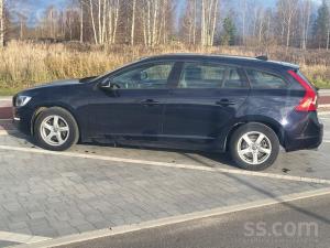 Zils Volvo V60 2018 Jelgava, ar dzinēja tilpumu 2.00 L un nobraukumu 209 tūkst. km par 9600 €, foto 6 vietnē AUTOMOTO.COM.LV