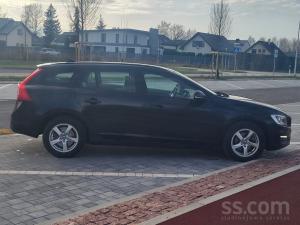 Zils Volvo V60 2018 Jelgava, ar dzinēja tilpumu 2.00 L un nobraukumu 209 tūkst. km par 9600 €, foto 7 vietnē AUTOMOTO.COM.LV