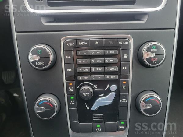 Volvo V60 2018 Jelgava vietnÄ Zils Volvo V60 2018 Jelgava, ar dzinÄja tilpumu 2.00 L un nobraukumu 209 tÅ«kst. km par 9600 ā¬, foto 9 vietnÄ AUTOMOTO.COM.LV