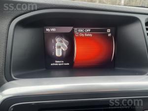 Zils Volvo V60 2018 Jelgava, ar dzinēja tilpumu 2.00 L un nobraukumu 209 tūkst. km par 9600 €, foto 10 vietnē AUTOMOTO.COM.LV