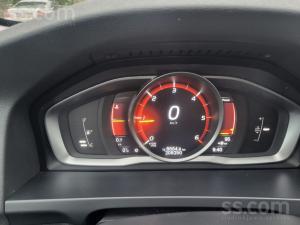 Zils Volvo V60 2018 Jelgava, ar dzinēja tilpumu 2.00 L un nobraukumu 209 tūkst. km par 9600 €, foto 11 vietnē AUTOMOTO.COM.LV
