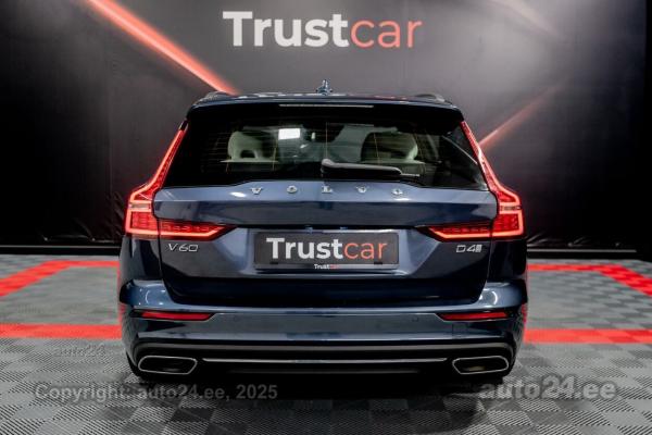 Blue Volvo V60 2019 in Parnu, with an engine capacity of 2.00 L and mileage of 196 thousand km for 18990 €, photo 11 on AUTOMOTO.COM.LV