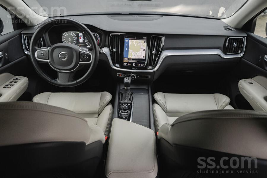 Zils Volvo V60 2019 Jelgava, ar dzinēja tilpumu 2.00 L un nobraukumu 181 tūkst. km par 18000 €, foto 9 vietnē AUTOMOTO.COM.LV