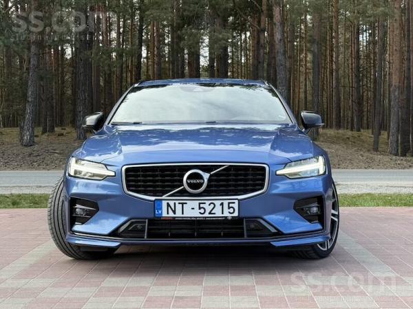 Zils Volvo V60 2019 Rīga, ar dzinēja tilpumu 2.00 L un nobraukumu 215 tūkst. km par 22950 €, foto 1 vietnē AUTOMOTO.COM.LV