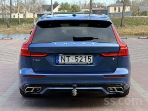 Blue Volvo V60 2019 in Riga, with an engine capacity of 2.00 L and mileage of 215 thousand km for 22950 €, photo 6 on AUTOMOTO.COM.LV