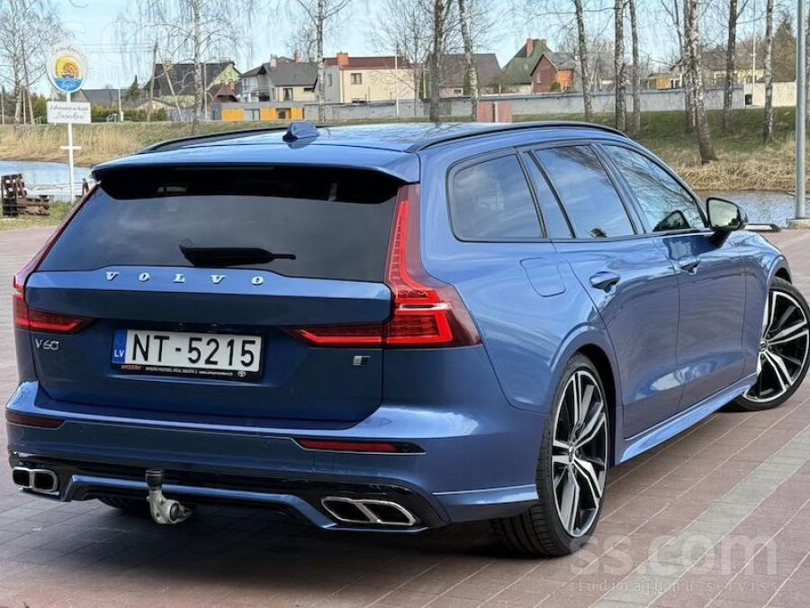 Blue Volvo V60 2019 in Riga, with an engine capacity of 2.00 L and mileage of 215 thousand km for 22950 €, photo 7 on AUTOMOTO.COM.LV
