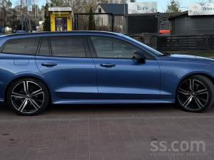 Blue Volvo V60 2019 in Riga, with an engine capacity of 2.00 L and mileage of 215 thousand km for 22950 €, photo 8 on AUTOMOTO.COM.LV