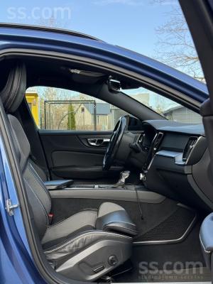 Blue Volvo V60 2019 in Riga, with an engine capacity of 2.00 L and mileage of 215 thousand km for 22950 €, photo 20 on AUTOMOTO.COM.LV