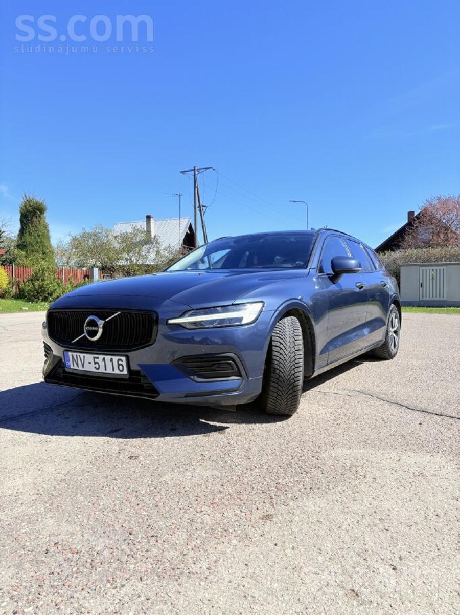 Zils Volvo V60 2019 Ogre, ar dzinēja tilpumu 2.00 L un nobraukumu 288 tūkst. km par 13700 €, foto 3 vietnē AUTOMOTO.COM.LV