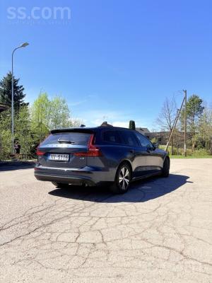 Zils Volvo V60 2019 Ogre, ar dzinēja tilpumu 2.00 L un nobraukumu 288 tūkst. km par 13700 €, foto 8 vietnē AUTOMOTO.COM.LV