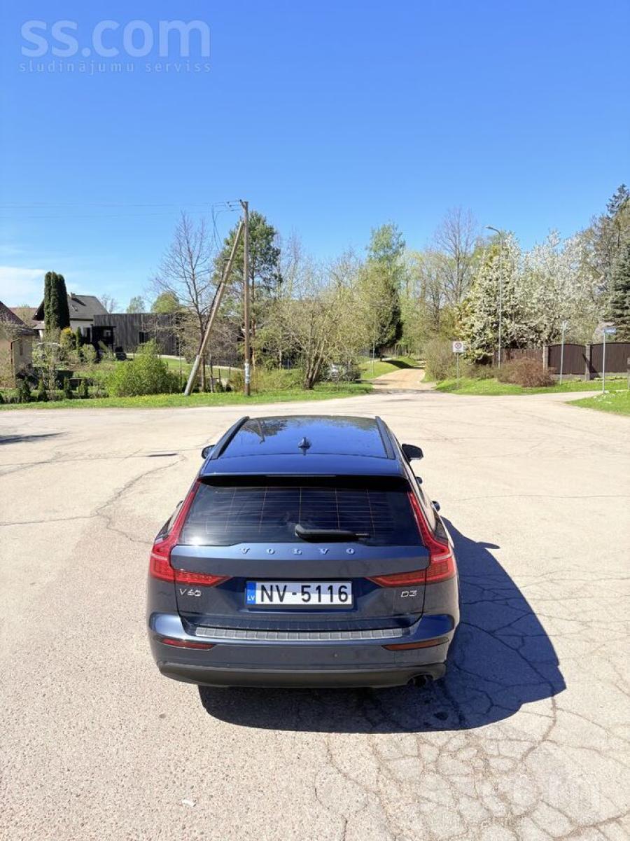 Zils Volvo V60 2019 Ogre, ar dzinēja tilpumu 2.00 L un nobraukumu 288 tūkst. km par 13700 €, foto 10 vietnē AUTOMOTO.COM.LV