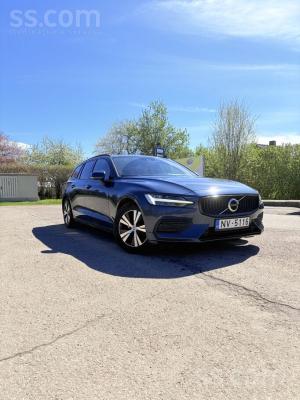 Zils Volvo V60 2019 Ogre, ar dzinēja tilpumu 2.00 L un nobraukumu 288 tūkst. km par 11900 €, foto  vietnē AUTOMOTO.COM.LV