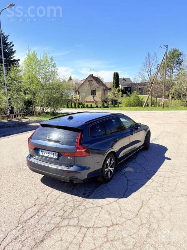 Blue Volvo V60 2019 in Ogre, with an engine capacity of 2.00 L and mileage of 288 thousand km for 11900 €, photo 8 on AUTOMOTO.COM.LV
