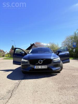 Blue Volvo V60 2019 in Ogre, with an engine capacity of 2.00 L and mileage of 288 thousand km for 11900 €, photo 14 on AUTOMOTO.COM.LV