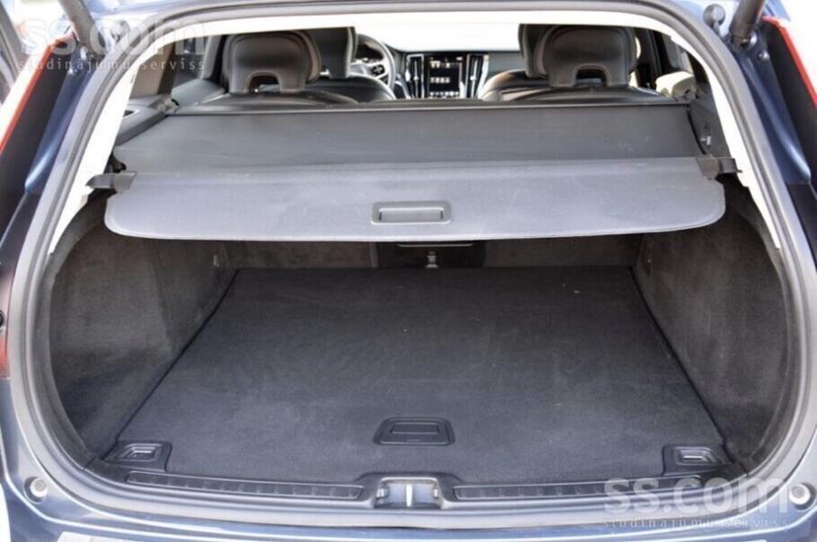 Blue Volvo V60 2019 in Ogre, with an engine capacity of 2.00 L and mileage of 288 thousand km for 11900 €, photo 28 on AUTOMOTO.COM.LV