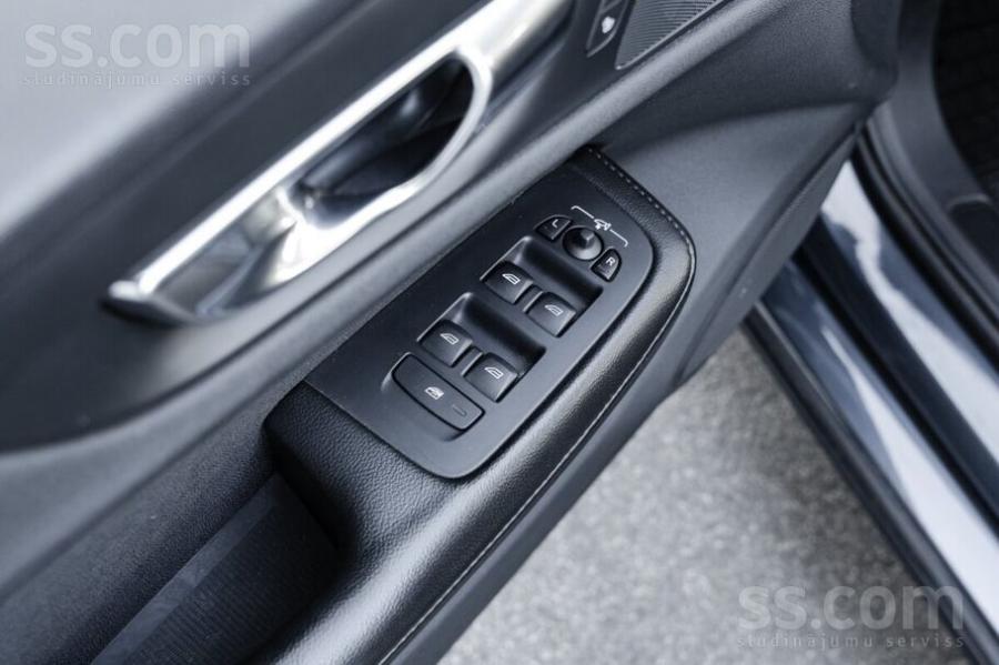Zils Volvo V60 2019 Rīga, ar dzinēja tilpumu 2.00 L un nobraukumu 210 tūkst. km par 14700 €, foto 9 vietnē AUTOMOTO.COM.LV