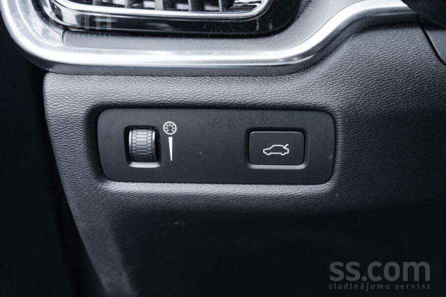 Zils Volvo V60 2019 Rīga, ar dzinēja tilpumu 2.00 L un nobraukumu 210 tūkst. km par 14700 €, foto 11 vietnē AUTOMOTO.COM.LV
