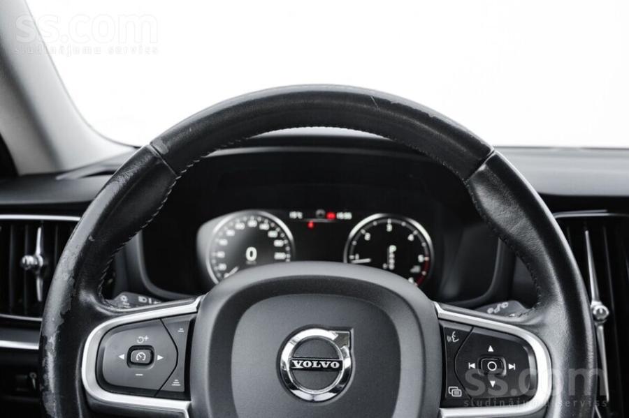 Zils Volvo V60 2019 Rīga, ar dzinēja tilpumu 2.00 L un nobraukumu 210 tūkst. km par 14700 €, foto 14 vietnē AUTOMOTO.COM.LV