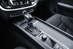 Zils Volvo V60 2019 Rīga, ar dzinēja tilpumu 2.00 L un nobraukumu 210 tūkst. km par 14700 €, foto 15 vietnē AUTOMOTO.COM.LV