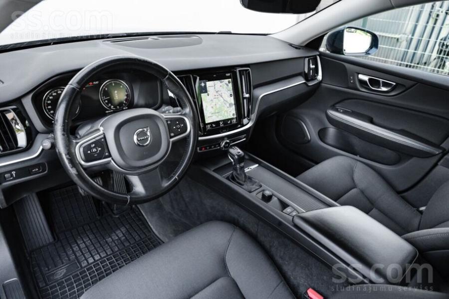 Zils Volvo V60 2019 Rīga, ar dzinēja tilpumu 2.00 L un nobraukumu 210 tūkst. km par 14700 €, foto 24 vietnē AUTOMOTO.COM.LV