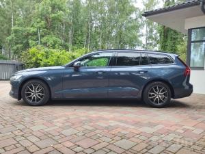 Zils Volvo V60 2019 Rīga, ar dzinēja tilpumu 2.00 L un nobraukumu 163 tūkst. km par 16900 €, foto 8 vietnē AUTOMOTO.COM.LV